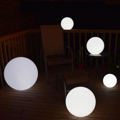 Cina IP65 Lampada a sfera solare impermeabile, sfere luminose a cambio colore a LED per giardino in vendita