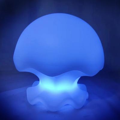 Cina Lampada da letto ricaricabile a cambiamento di colore Decorativa stile medusa in vendita