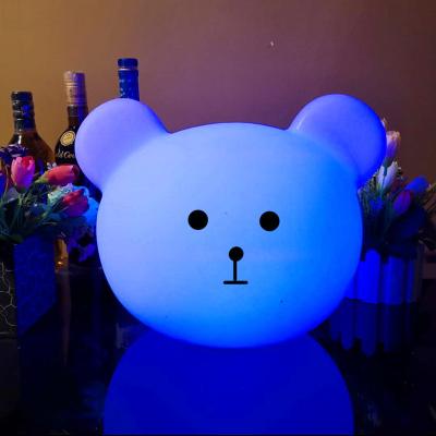 Cina Mini Cute Bear Children Baby Indoor Decorative Portable LED Night Light Lamp in vendita