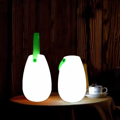Cina 2700K CCT lampada portatile LED in plastica ricaricabile per ristorante in vendita