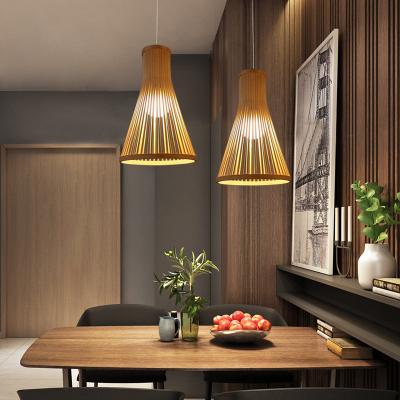 Cina Lampada di rattan personalizzata, lampada di bambù in tessuto nordico per illuminazione interna in vendita