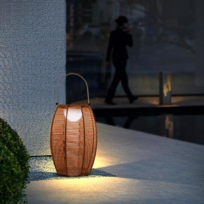 中国 屋外用ラタンシェードフロアランプ 太陽光発電 IP65 防水 販売のため