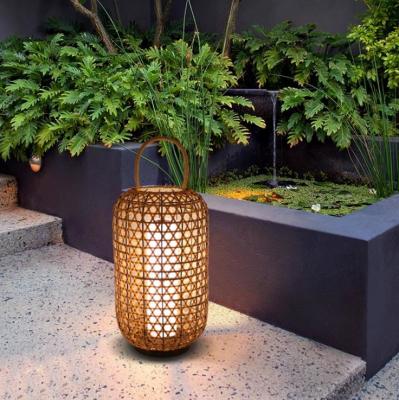 中国 防水ラタンフロアランプ 露天バルコニー用のビッカースタンドランプ 販売のため