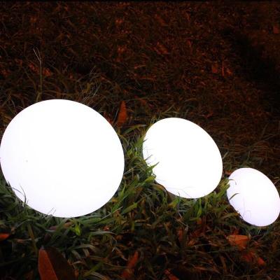 Cina pulg in light series solar sphere garden lamps with pin in vendita