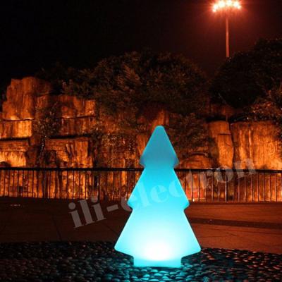 Cina plastic led christmas tree in vendita