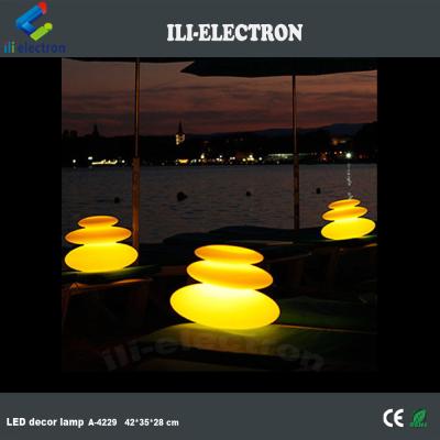 Cina Eleganti luci di piscina in plastica in PE ricaricabili per la decorazione esterna in vendita