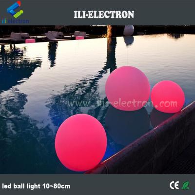 Cina PE Plastic rechargeable LED Floating Ball in vendita