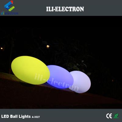 Cina plastic rechargeable battery led light ball in vendita