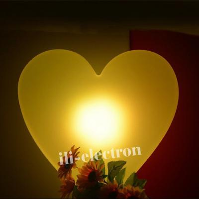 Cina Heart shape illuminated led decorative lamp in vendita