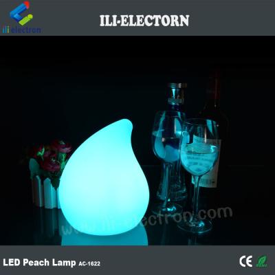 China colorful peach shape plastic modern table lamp for party decor à venda