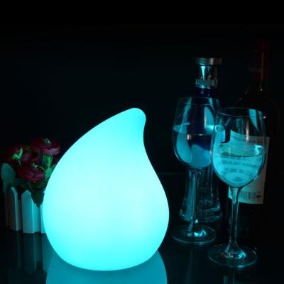 中国 colorful peach shape plastic Mini light up table lamp 販売のため