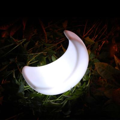 Cina 2023 small moon shape illuminated christmas led decor lamps in vendita