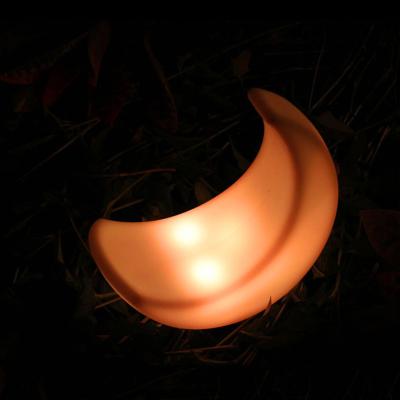 Cina 2023 small moon shape illuminated christmas led decor lamps in vendita