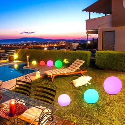 Cina 100%PE Plastic remote control rechargeable battery led light balls in vendita