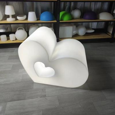 Cina Creative Colorful Led Glowing Heart Stools Heart Chair For Event in vendita