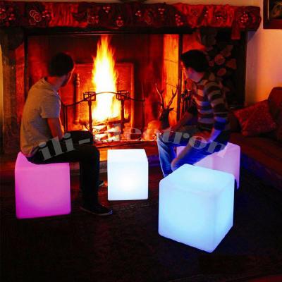 Cina Illuminating Led Cube Chair LED Party Rental Furniture in vendita