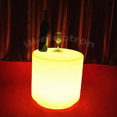 Cina Moderna polvere in plastica Glow Up Chair resistente all'acqua per esterni in vendita