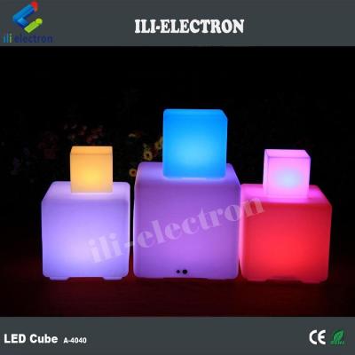 中国 リモコン RGB 変色 バッテリー 再充電可能 プラスチック 照明 キューブ 光 販売のため
