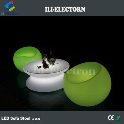 Cina Illuminated multicolor change led furniture/led bar cocktail table in vendita