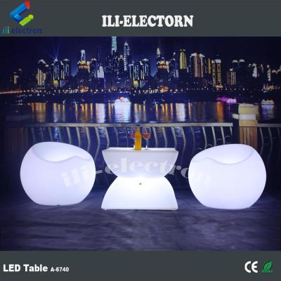 Cina Arredamento a LED in plastica PE, tavoli da cocktail a luce 16 Colori variabili in vendita