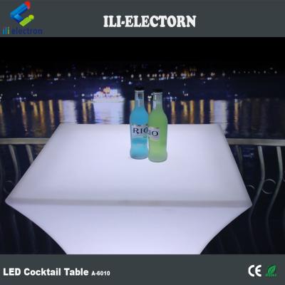 Cina Hot Sales Modern Party Events and Bar Used Remote Color Changing Decorative LED Square Cocktail Table in vendita