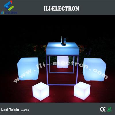 中国 RGB colorful mordern design illuminated led table for night club 販売のため
