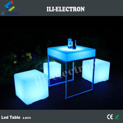 中国 RGB colorful mordern design illuminated led table for night club 販売のため