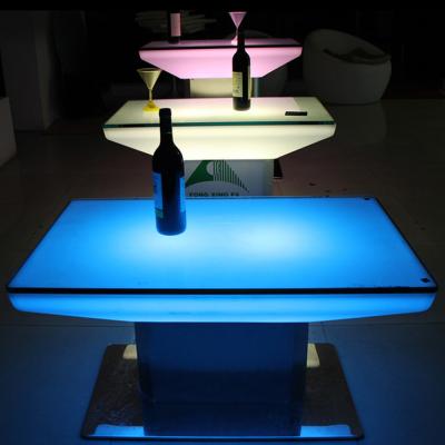 Cina Stainless steel base outdoor high top led bar tables in vendita