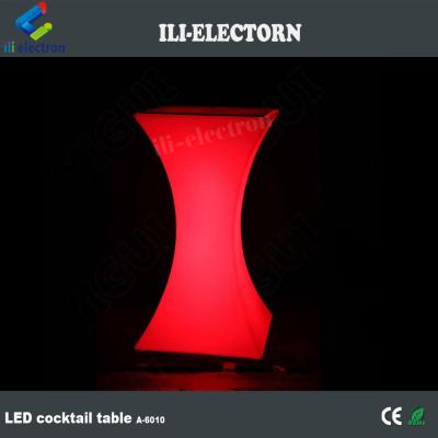 Cina Quadratura LED luce tavola da cocktail illuminato impermeabile per il matrimonio in vendita