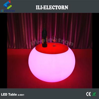 Cina rechargeable LED Furniture round Coffee Table for Garden in vendita