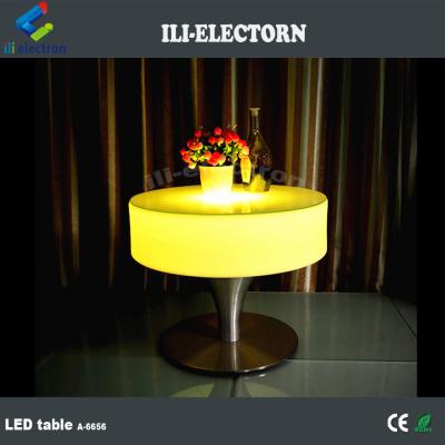 Cina Tavolo da cocktail in plastica a LED, tavola da bar con luci 16 colori in vendita