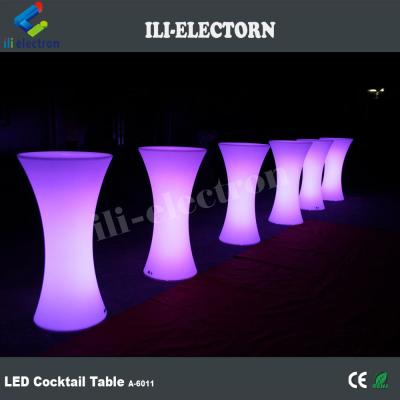Cina party events illuminated portable cocktail table in vendita