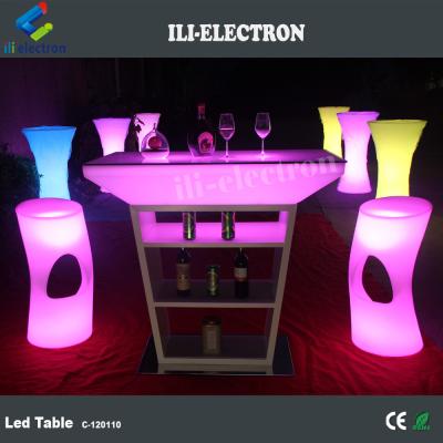 中国 プラスティックLED 輝く家具 輝くバーテーブル イベントパーティーラウンジ 販売のため
