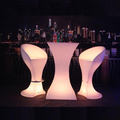 Cina Outdoor Rechargeable LED Furniture Glass Coffee Table in vendita