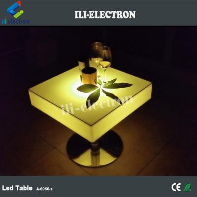 Cina Plastic LED Bar Table Color Changing Cocktail Coffee Tables in vendita