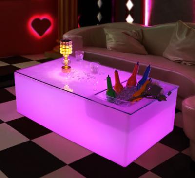 Cina Unique wireless PE plastic led bar table with ice bucket/cooler tank in vendita