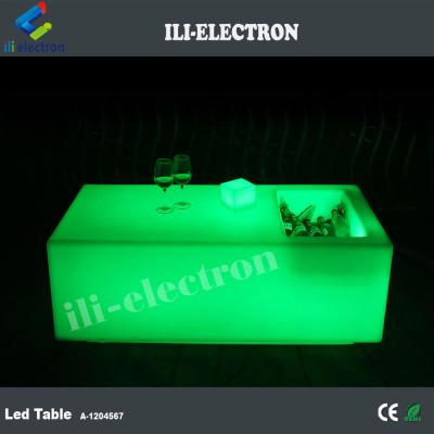 Cina Unique wireless PE plastic led bar table with ice bucket/cooler tank in vendita