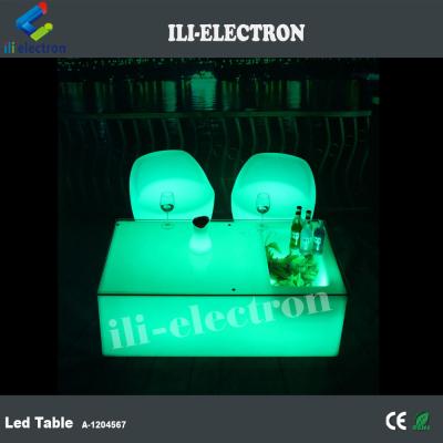 Cina Unique wireless PE plastic led bar table with ice bucket/cooler tank in vendita