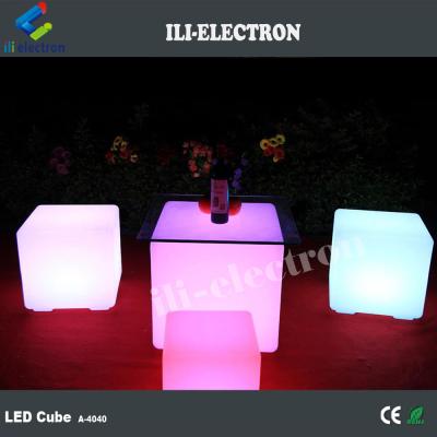 Cina PE material LED cube seat for decoration led cube table in vendita