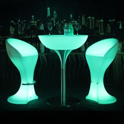 Cina Hot sale factory direct offer rotaional moulding plastic LED bar table with stainless steel in vendita