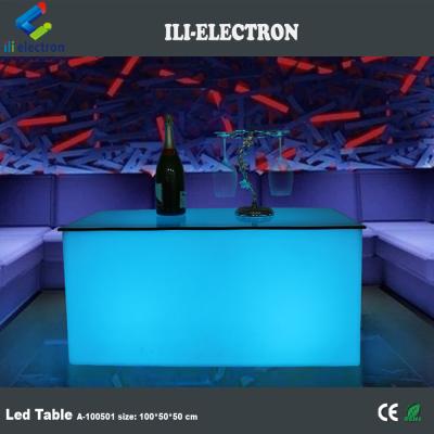 Cina PE Plastic LED Rectangle Cube Light Bar Tabella Cambiare colore con telecomando per club in vendita