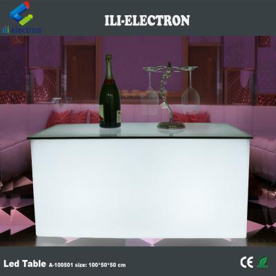 Cina PE Plastic LED Rectangle Cube Light Bar Tabella Cambiare colore con telecomando per club in vendita