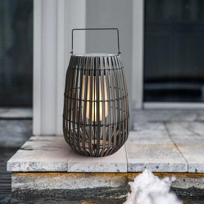 Cina Lampade solari portatili da giardino in rotino IP65 resistenti all'acqua per esterni in vendita