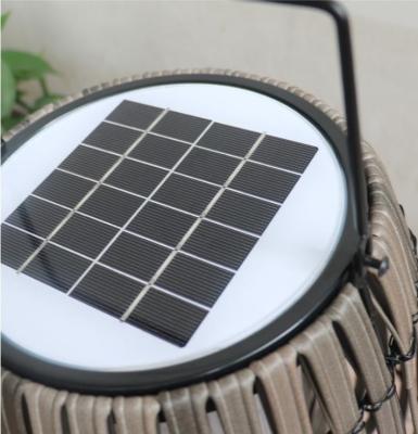 Cina Lampade solari portatili da giardino in rotino IP65 resistenti all'acqua per esterni in vendita