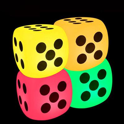 China party decor lighted dice /Glow dice /plastic dice chair à venda
