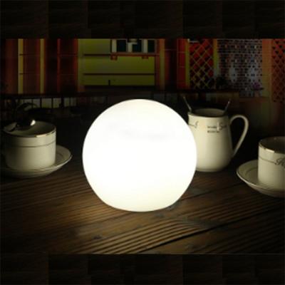 Cina 80cm ricaricabile LED illumina palle telecomando per Natale in vendita