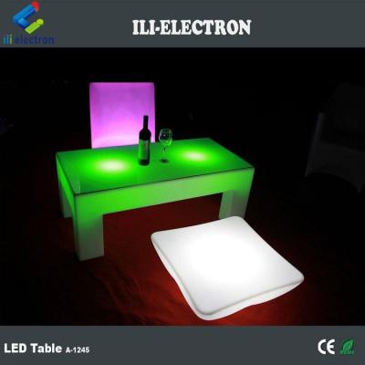 Cina 4 gambe Tavolo da cocktail a luce a LED, 16 colori cambiabile Tavolo a luce a LED telecomando in vendita