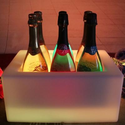 中国 16色 変化する PE プラスチック LED アイス バケツ IP65 防水 ビール シャンパン 販売のため