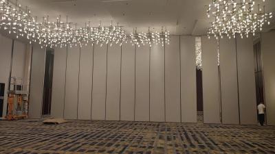 China Movable Soundproof Folding Wall High Stability With Single Door for sale