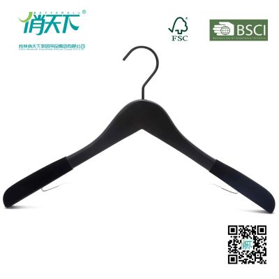 China Betterall High Quality Black Velvet Shoulder Wood Coat Hanger for sale
